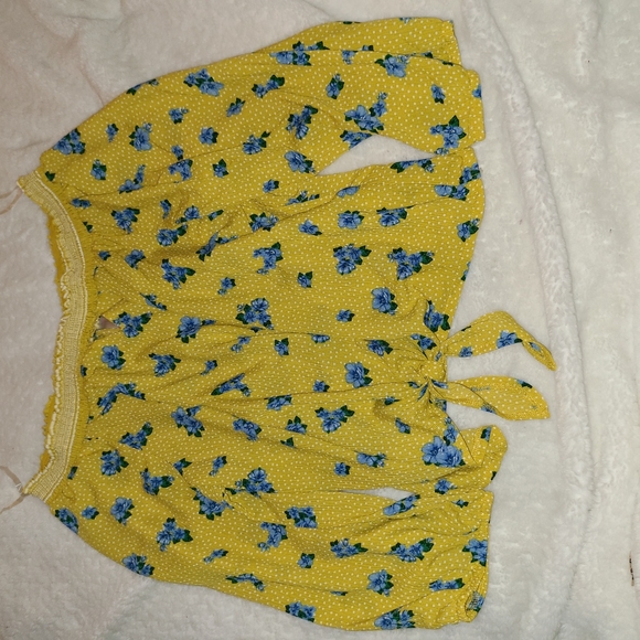 No Boundaries | Tops | No Boudaries S 2x Yellow Blue Flower Off ...